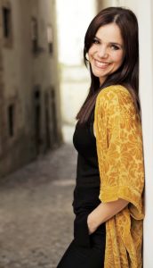 Carla Pires protagoniza la séptima edición de Calles de Fado | Canarias ...